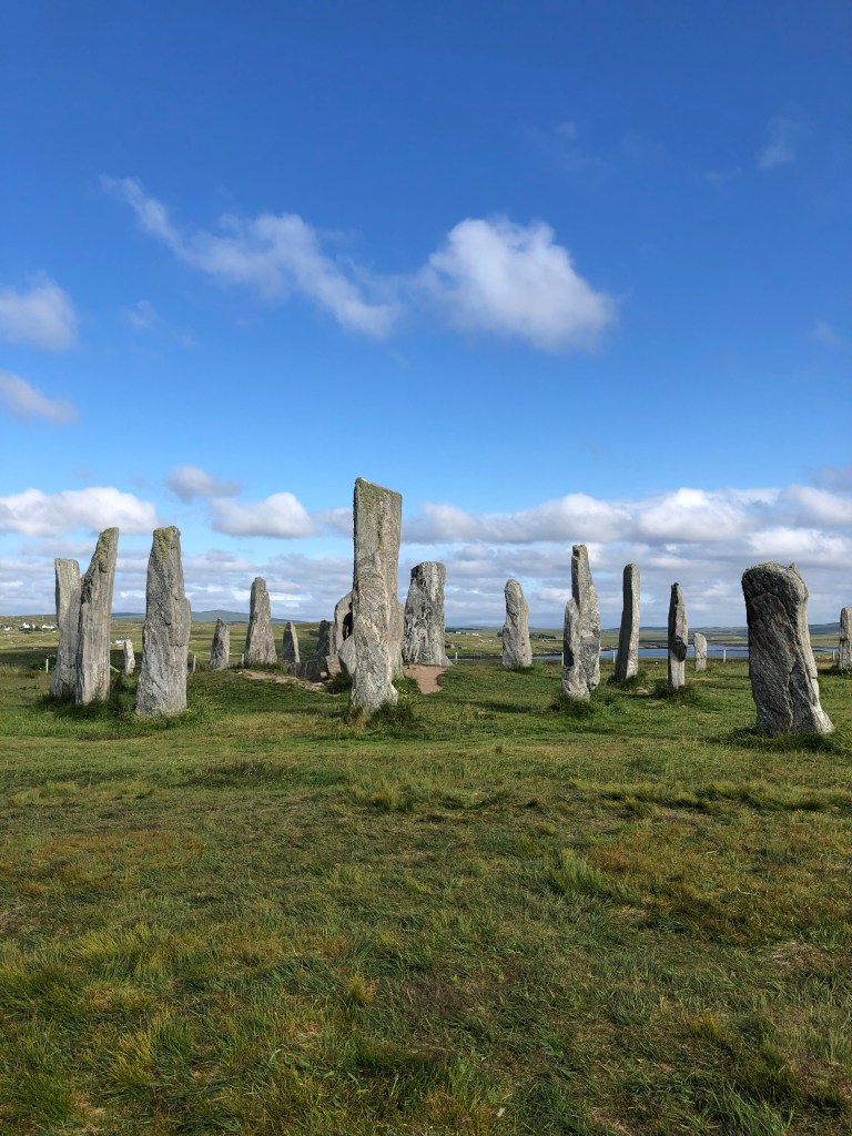 OUTLANDER + CÍRCULO DE PIEDRAS – FLOR DE ESCOCIA- TOURS EN ESPAÑOL